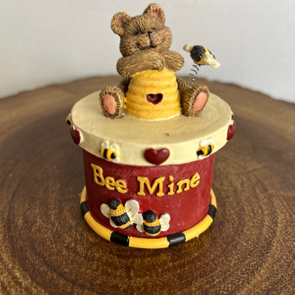 Figi Graphics | Accents | Figi Graphics Be Mine Bear Trinket Box Bee ...